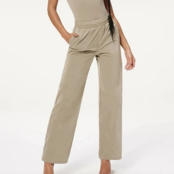 Good American | Pants & Jumpsuits | Nwt Good American Wide Leg Track ...